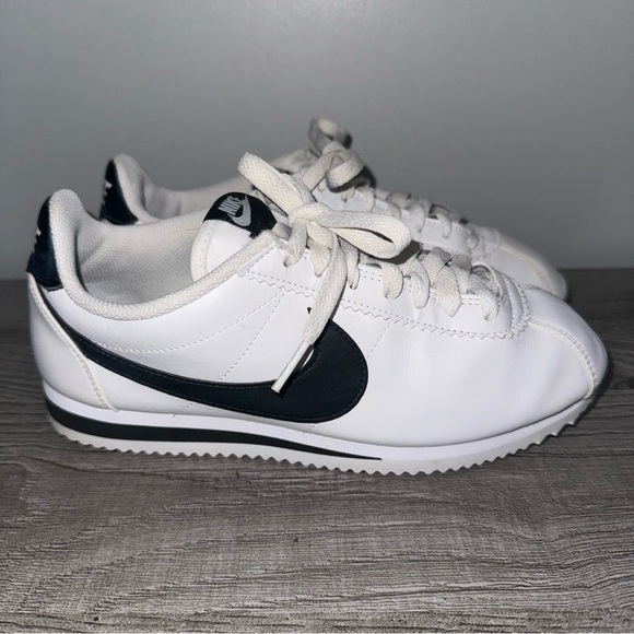 Nike | Shoes | Nike Classic Cortez Whiteblack Laceup Low Top Leather ...